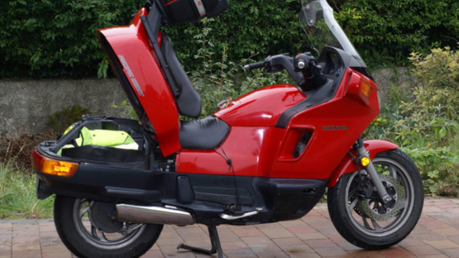 Motor Teraneh Honda, Moge Tapi Semua Berbahan Plastik