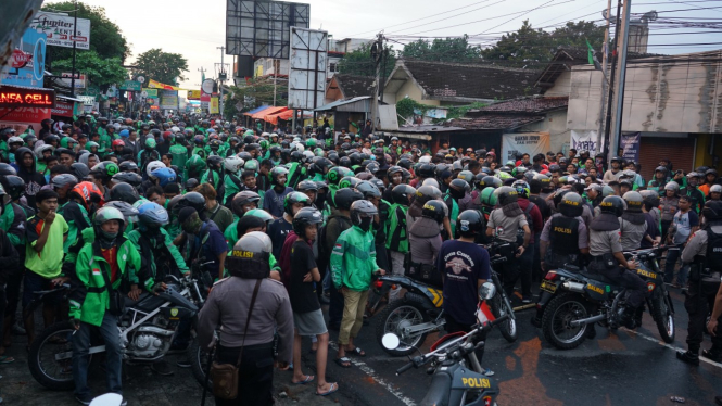 Bentrok Ojol Vs Debt Collector di Sleman, Ini Kronologi Lengkapnya Bentrok Ojol Vs Debt Collector di Sleman, Ini Kronologi Lengkapnya