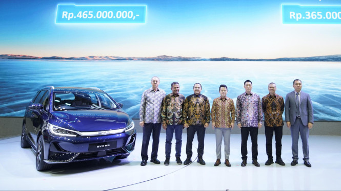 BYD M6 Meluncur di GIIAS 2024, MPV Listrik Seharga Rp300 Jutaan