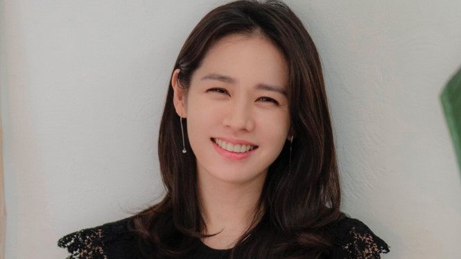 10 Wanita Tercantik Di Dunia 2020 Son Ye Jin Kalahkan Song Hye Kyo