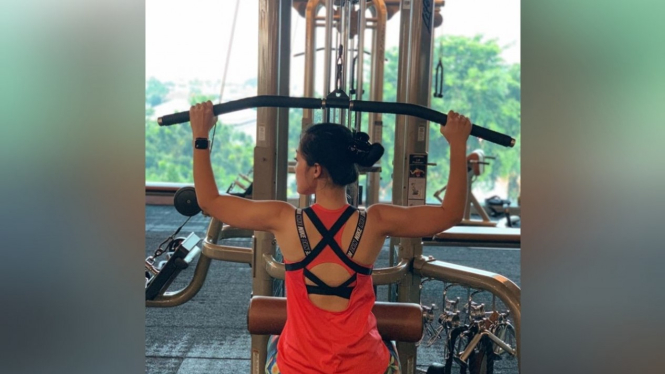 10 Artis Pakai Sport Bra, Sandrinna Michelle Masih 13 Tahun Dihujat ... 10 Artis Pakai Sport Bra, Sandrinna Michelle Masih 13 Tahun Dihujat ...