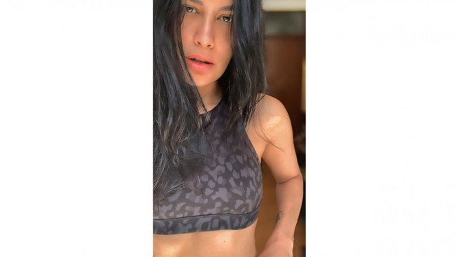 10 Artis Pakai Sport Bra, Sandrinna Michelle Masih 13 Tahun Dihujat ... 10 Artis Pakai Sport Bra, Sandrinna Michelle Masih 13 Tahun Dihujat ...