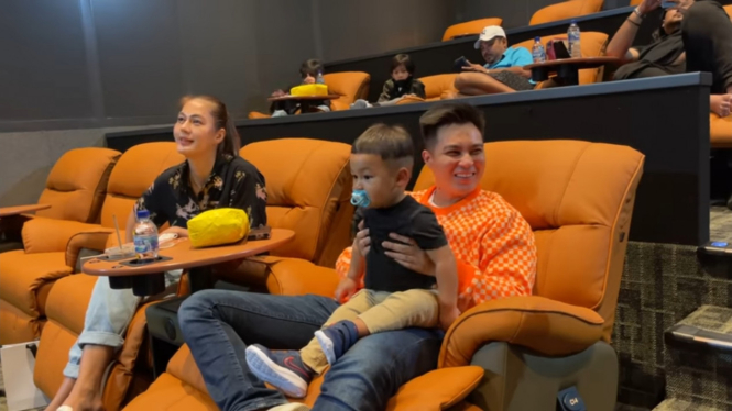 Paula Verhoeven Sewa Satu Bioskop Demi Beri Kejutan Hamil Anak Kedua Paula Verhoeven Sewa Satu Bioskop Demi Beri Kejutan Hamil Anak Kedua