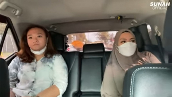 Tanpa Sule, Nathalie Holscher Terharu Dengar Detak Jantung Calon Bayi Tanpa Sule, Nathalie Holscher Terharu Dengar Detak Jantung Calon Bayi