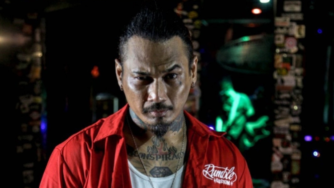 Jerinx SID Ditetapkan Sebagai Tersangka Kasus Dugaan Pengancaman Jerinx SID Ditetapkan Sebagai Tersangka Kasus Dugaan Pengancaman
