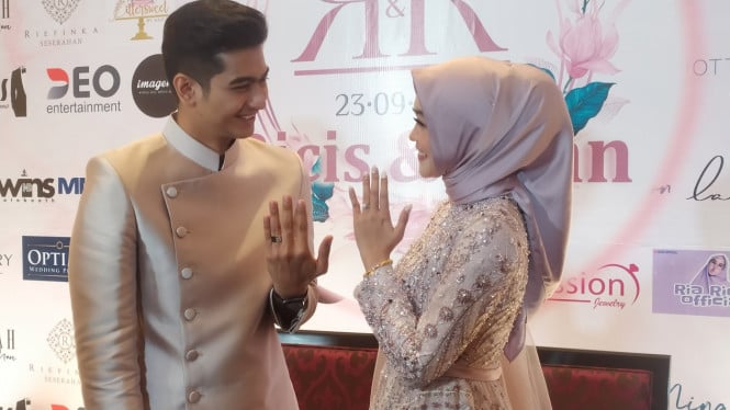 Momen-momen Haru di Acara Lamaran Ria Ricis dan Teuku Ryan