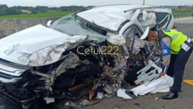 Vanessa Angel dan Suami Tewas, Begini Keadaan saat Kecelakaan | Halaman 2 Vanessa Angel dan Suami Tewas, Begini Keadaan saat Kecelakaan | Halaman 2