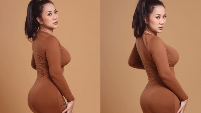Pose Menggoda Tante Ernie Bergaun Ketat, Curhat Badan Seperti Kue Bolu