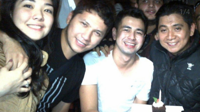 7 Potret Masa Lalu Gading Marten dan Gisel, Nomor 4 Kelewat Mesra