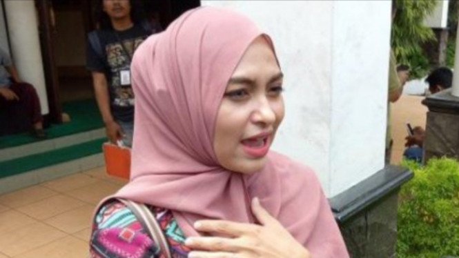 Terkuak! Ini Potret Istri Habib Bahar bin Smith, Ternyata Jago Nyanyi | Halaman 2