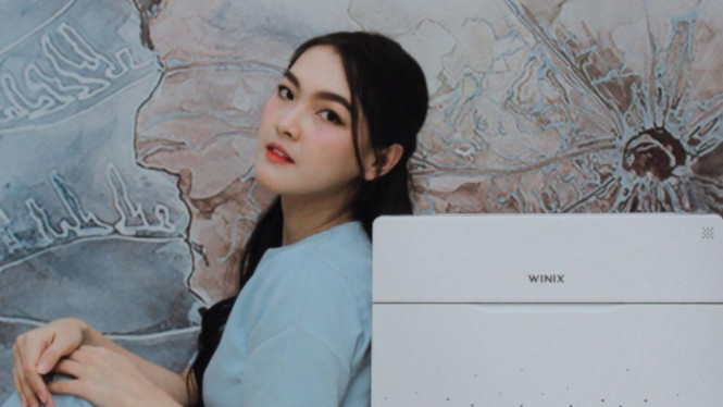 Sempat Takut Hilang Rezeki, 7 Potret Ana Riana Kini Mantap Berhijab!