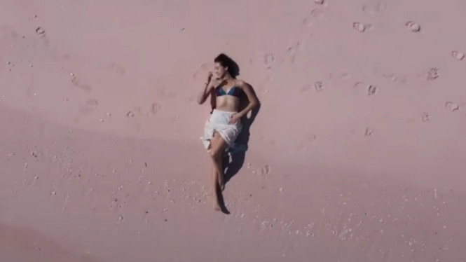 5 Potret Liburan Anya Geraldine di Labuan Bajo, Asyik Mandi Busa