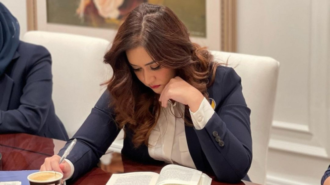 Nafa Urbach Unggah Video Puan Maharani Peluk Surya Paloh, Ada Apa? Nafa Urbach Unggah Video Puan Maharani Peluk Surya Paloh, Ada Apa?