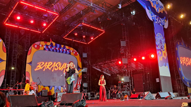 Makna dan Lirik Lagu Terbuang Dalam Waktu - Barasuara