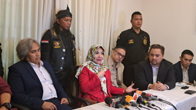 Terungkap Alasan Roro Fitria Tak Jadi Kasih Kesempatan Kedua Suami Terungkap Alasan Roro Fitria Tak Jadi Kasih Kesempatan Kedua Suami