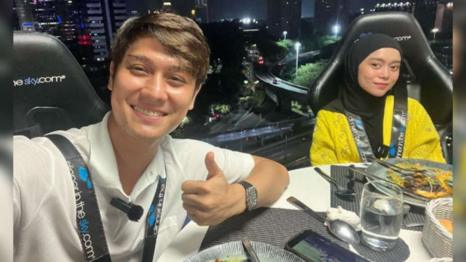 5 Potret Mesra Lesti Kejora dan Rizky Billar Sebelum Dugaan KDRT 5 Potret Mesra Lesti Kejora dan Rizky Billar Sebelum Dugaan KDRT