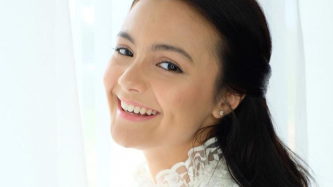 4 Artis Indonesia Punya Lesung Pipi Wajah Bikin Terpikat, Nomor 3 ... 4 Artis Indonesia Punya Lesung Pipi Wajah Bikin Terpikat, Nomor 3 ...