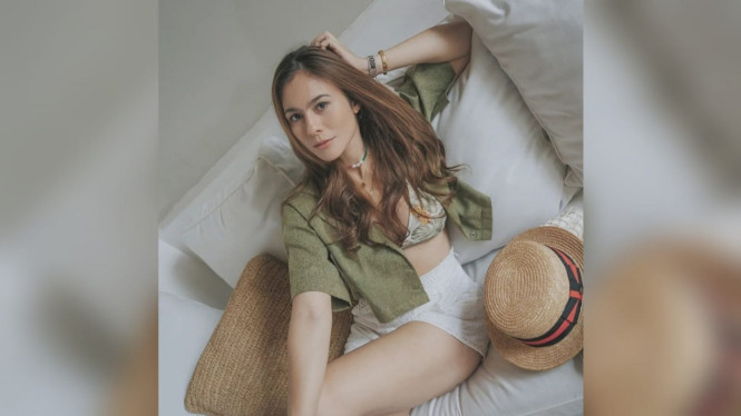 Potret Wulan Guritno Sepanjang 2022, Kerap Dijuluki Punya Wajah Awet Muda dan Seksi | Halaman 2