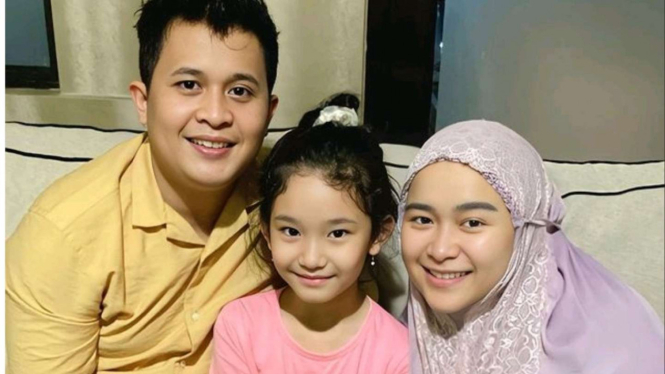 10 Potret Ulang Tahun Bilqis Khumairah Razak, Ayu Ting Ting Berdoa ke ... 10 Potret Ulang Tahun Bilqis Khumairah Razak, Ayu Ting Ting Berdoa ke ...