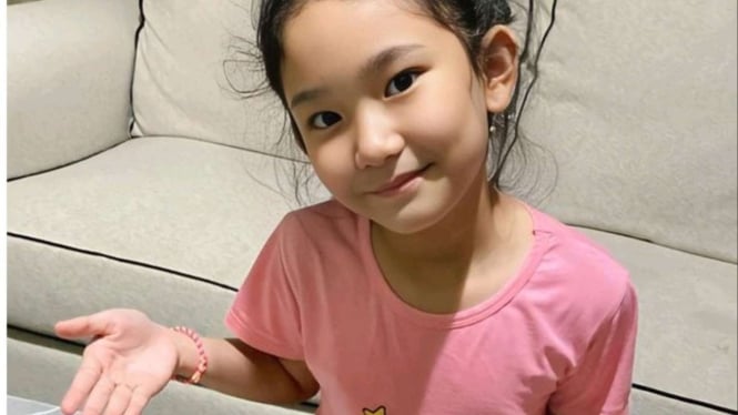 10 Potret Ulang Tahun Bilqis Khumairah Razak, Ayu Ting Ting Berdoa ke Allah 10 Potret Ulang Tahun Bilqis Khumairah Razak, Ayu Ting Ting Berdoa ke Allah