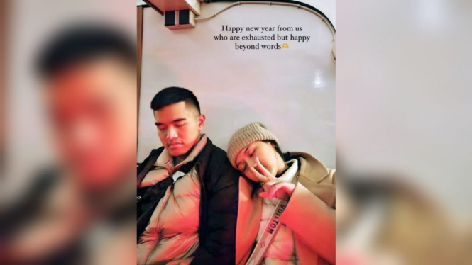 6 Potret Artis Rayakan Malam Tahun Baru 2023 dan Pertama Kali Jadi ... 6 Potret Artis Rayakan Malam Tahun Baru 2023 dan Pertama Kali Jadi ...