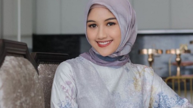 10 Artis Indonesia Cantik Berhijab, Nomor 4 Menantu Konglo 10 Artis Indonesia Cantik Berhijab, Nomor 4 Menantu Konglo