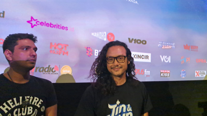 Jadi 'Jin' di Film Jin dan Jun, Dwi Sasono Dituntut Pakai Jaket Berat 8 ... Jadi 'Jin' di Film Jin dan Jun, Dwi Sasono Dituntut Pakai Jaket Berat 8 ...