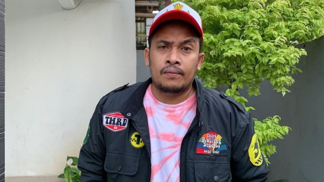 Materi Stand Up Comedy 'Tepi Jurang', Abdur Arsyad Ternyata Sering ... Materi Stand Up Comedy 'Tepi Jurang', Abdur Arsyad Ternyata Sering ...
