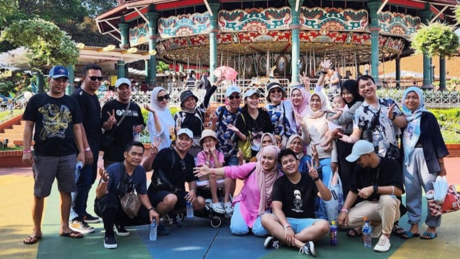 Potret Kehebohan Keluarga Ayu Ting Ting Piknik ke Dufan, Bawa Pasukan Satu RT