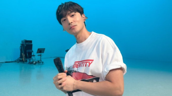 Siap-siap! Roy Kim Akan Adakan Konser 'Roy Note 2023'