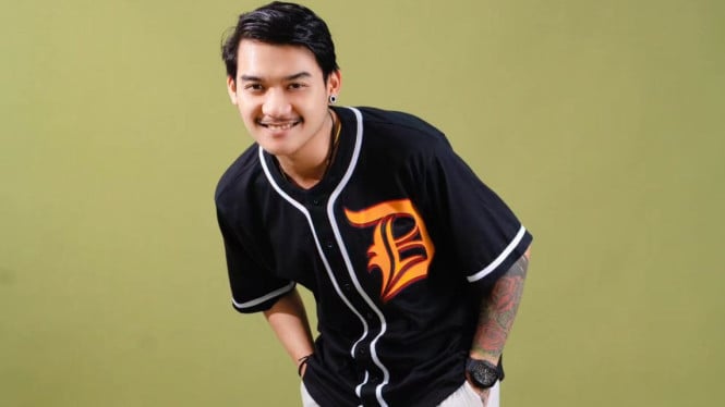 Berawal dari Penyanyi Cafe, Intip Perjalanan Karier dan Sumber Kekayaan Gilga Sahid