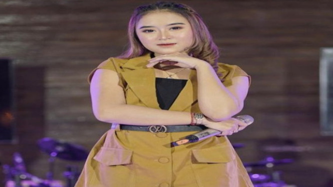 Biodata Lengkap, Profil Luluk Darara Terbaru Artis Dangdut