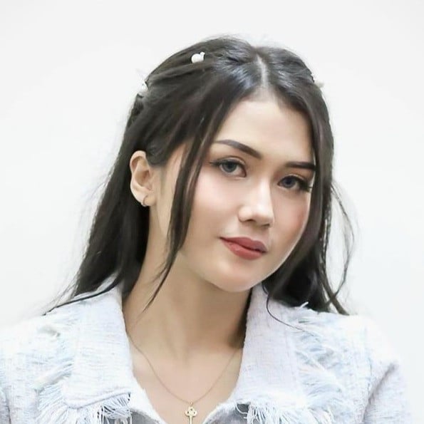 Biodata Lengkap, Profil Loly Love Terbaru Artis Dangdut