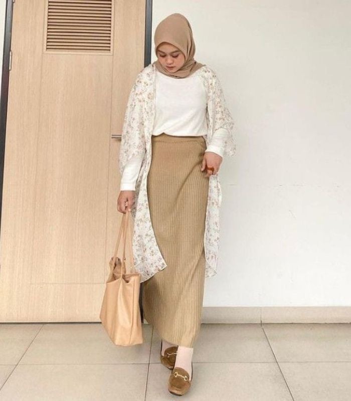 10 Ide Padu Padan OOTD Hijab dan Outer Scarf untuk Hijabers Modis
