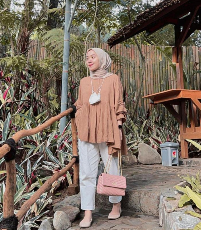 10 Ide Padu Padan Outfit Hijab ala Putri Melati, Gaya Simpel Kekinian