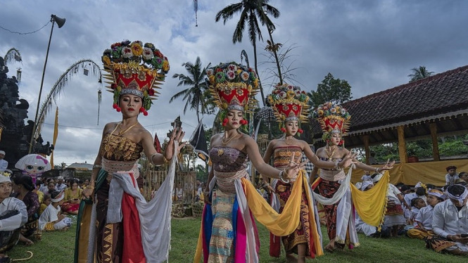 Rejang Dewa, Tarian Sakral yang Menyapa Kahyangan