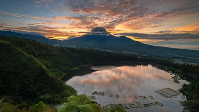 Menjelajah Telaga Menjer, Hidden Gem di Wonosobo yang Bikin Takjub