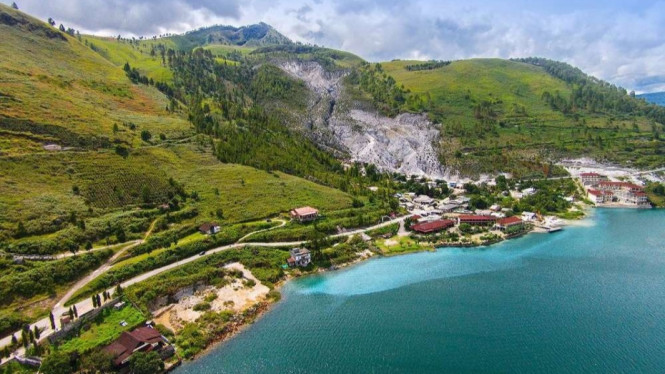 Bukit Senyum Motung, Destinasi Alam dengan Panorama Ikonik Danau Toba