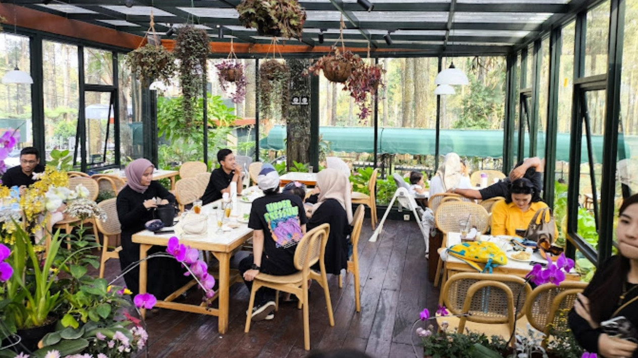 Foto 10 Restoran Romantis di Bandung yang Bikin Long Weekend Makin ...