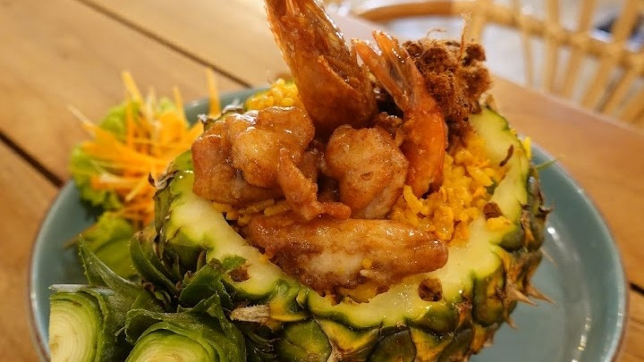 Foto 5 Cafe Tepi Pantai di Bandung yang Bikin Serasa Liburan Bali ...