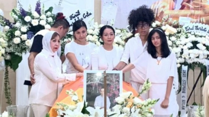 Reza Gunawan Meninggal Dunia, Dewi Lestari Sudah Ikhlas dan Tenang