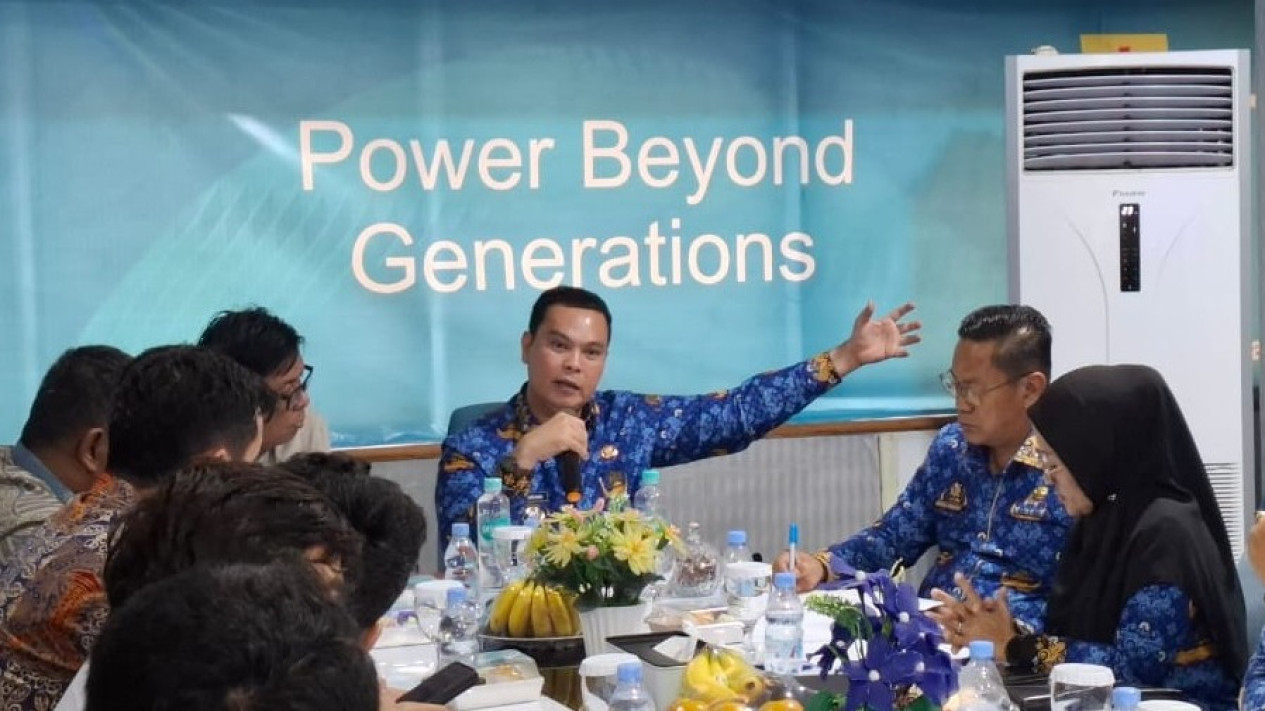 Foto Walikota Serang Budi Rustandi Pastikan KRL Commuter Line dari ...