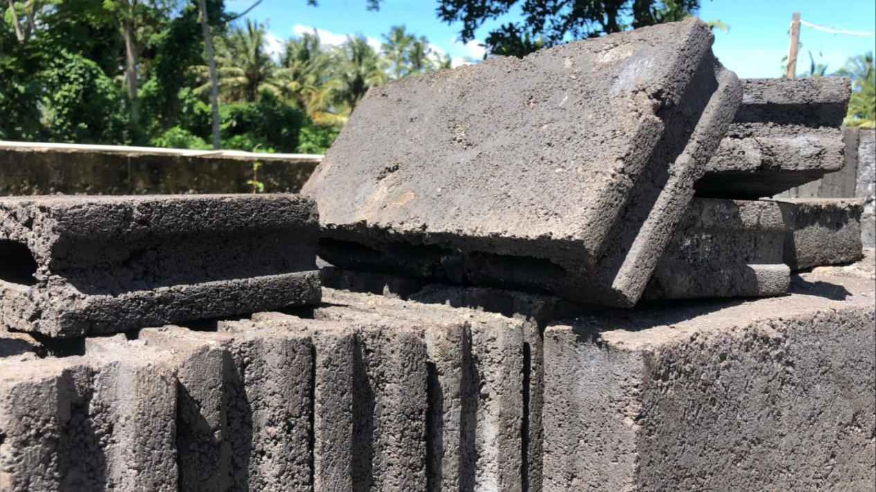 Foto Majlis Taklim yang Dibangun dari Batako FABA Chandra Asri Group