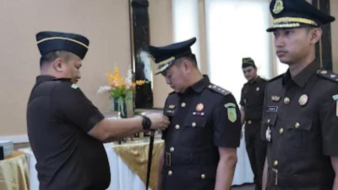 Alex Akbar Dilantik Jadi Kasi Intelijen Kota Bandung dan Arie Prasetyo ...