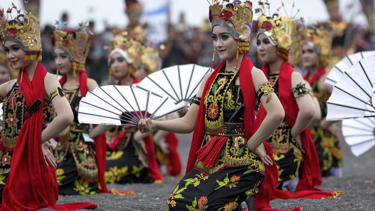 Foto Menggali Kearifan Lokal Jawa Timur: Tradisi yang Hidup dalam Seni ... Foto Menggali Kearifan Lokal Jawa Timur: Tradisi yang Hidup dalam Seni ...