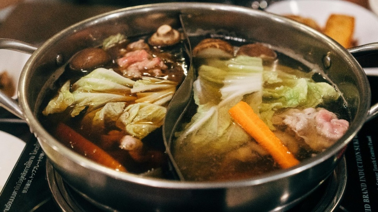 Foto 6 Pilihan Kuah Suki yang Wajib Dicoba Selain Tomyum, Cocok untuk ...