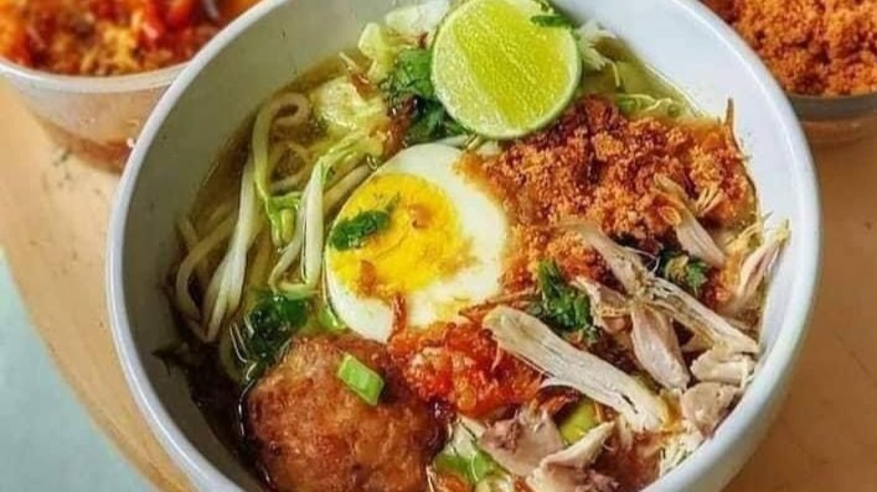 Foto Soto Ayam Lamongan Buat Makan Malam, Simak Resep Dan Cara Pembuatannya