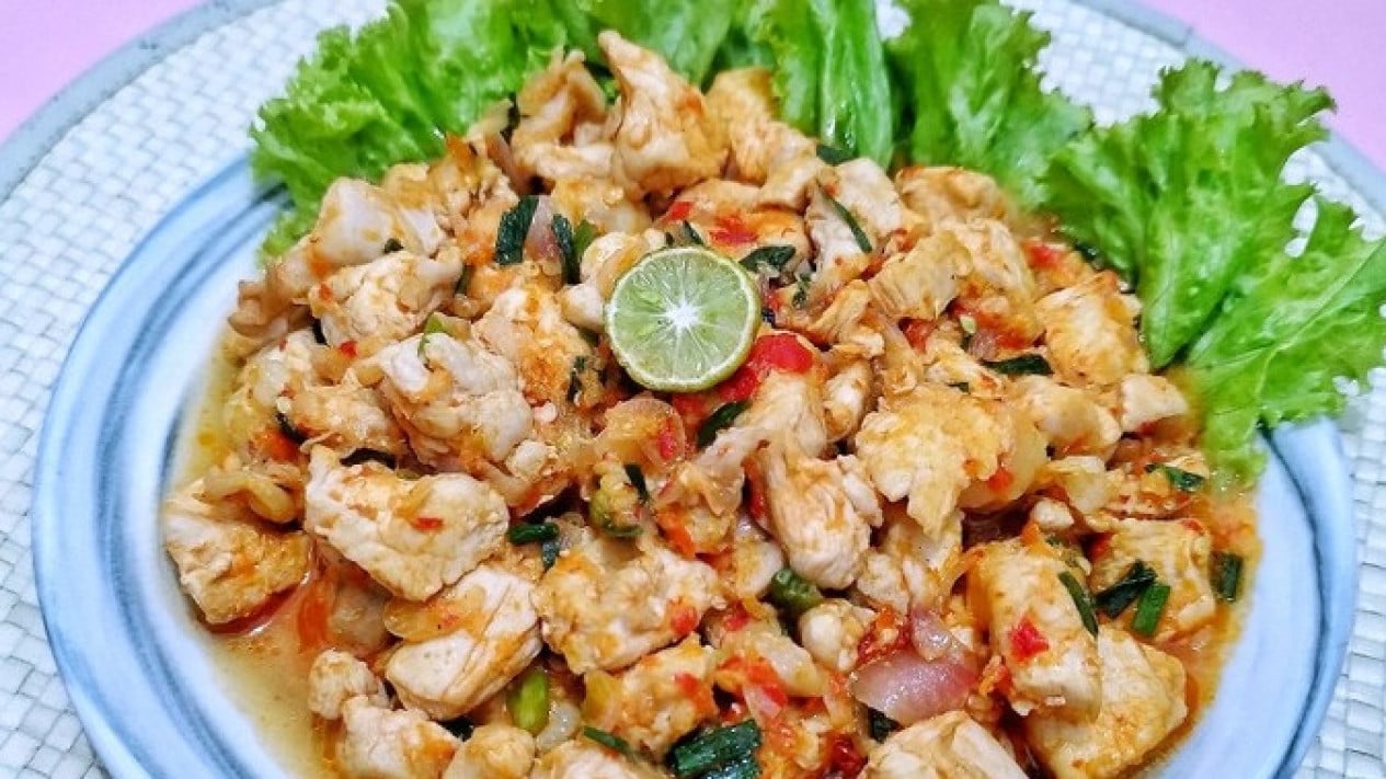 Foto Bumbu Meresap Sempurna! Ini Resep Oseng Ayam Taichan, Simpel Tapi ...