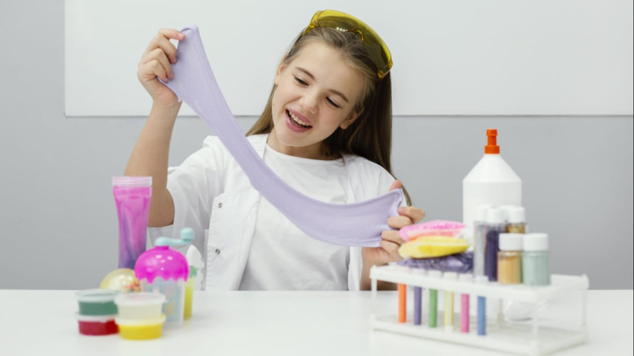 Foto Cara Membuat Slime untuk Anak dengan Bahan Rumahan, Aman dan Seru!