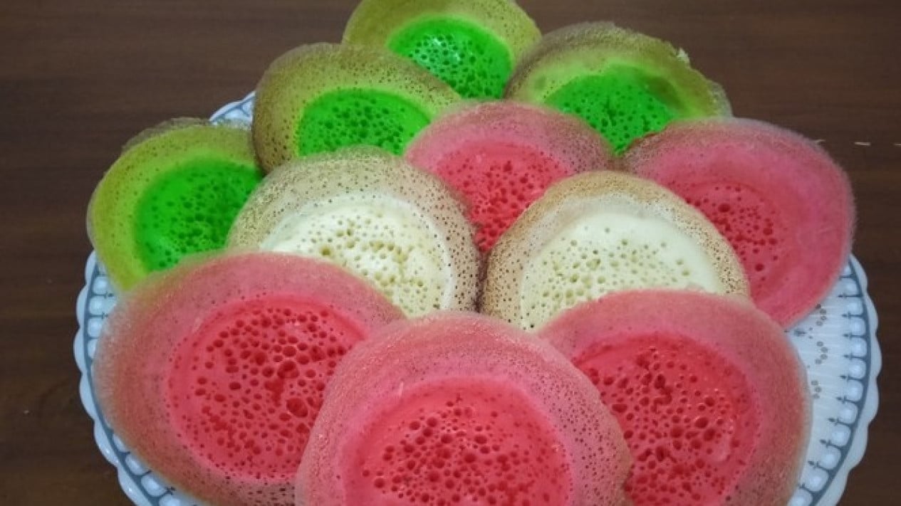 Foto Renyah Pinggirnya, Lembut Tengahnya! Cek Varian Rasa dan Topping ...